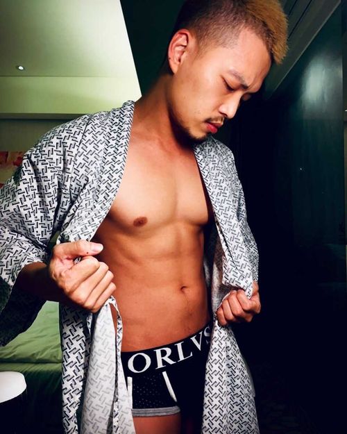 霸道人夫 B D Husband Onlyfans Account Chen Hum